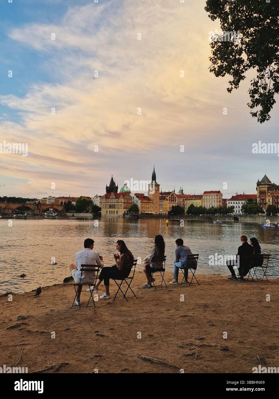 Riverside serenity hi-res stock photography and images - Alamy
