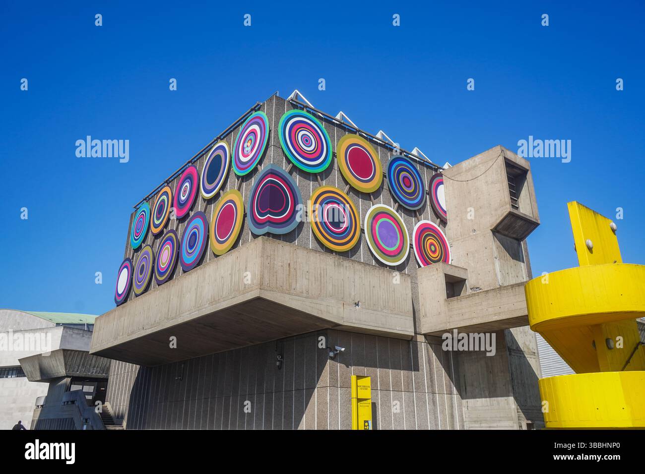 Hayward Gallery : Target Queen installation by Bharti Kher, supersized ...