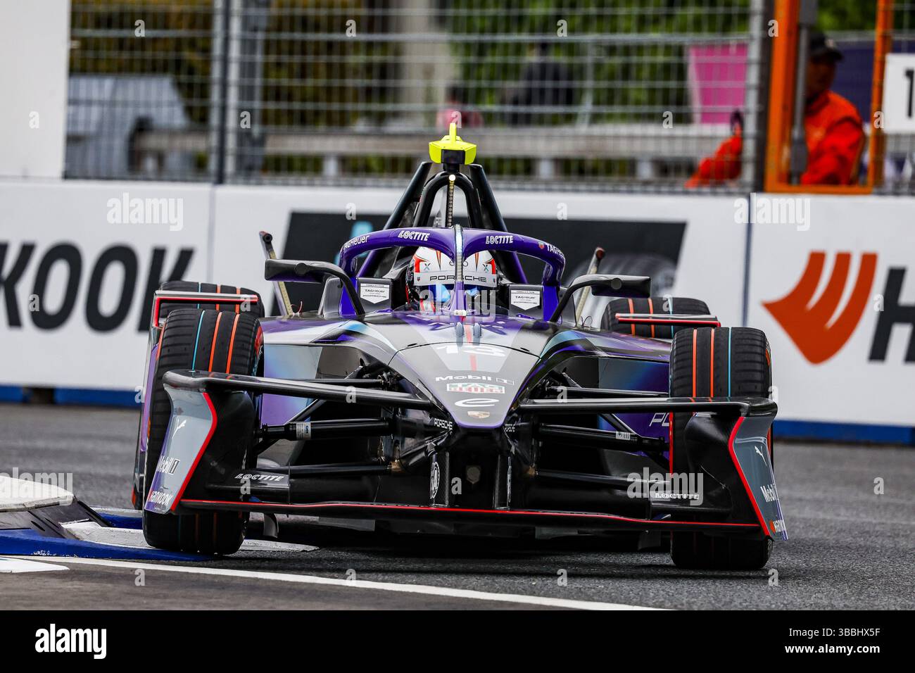 33 TICKTUM Dan (gbr), Kiro Race Co, Porsche 99X Electric WCG3, action ...