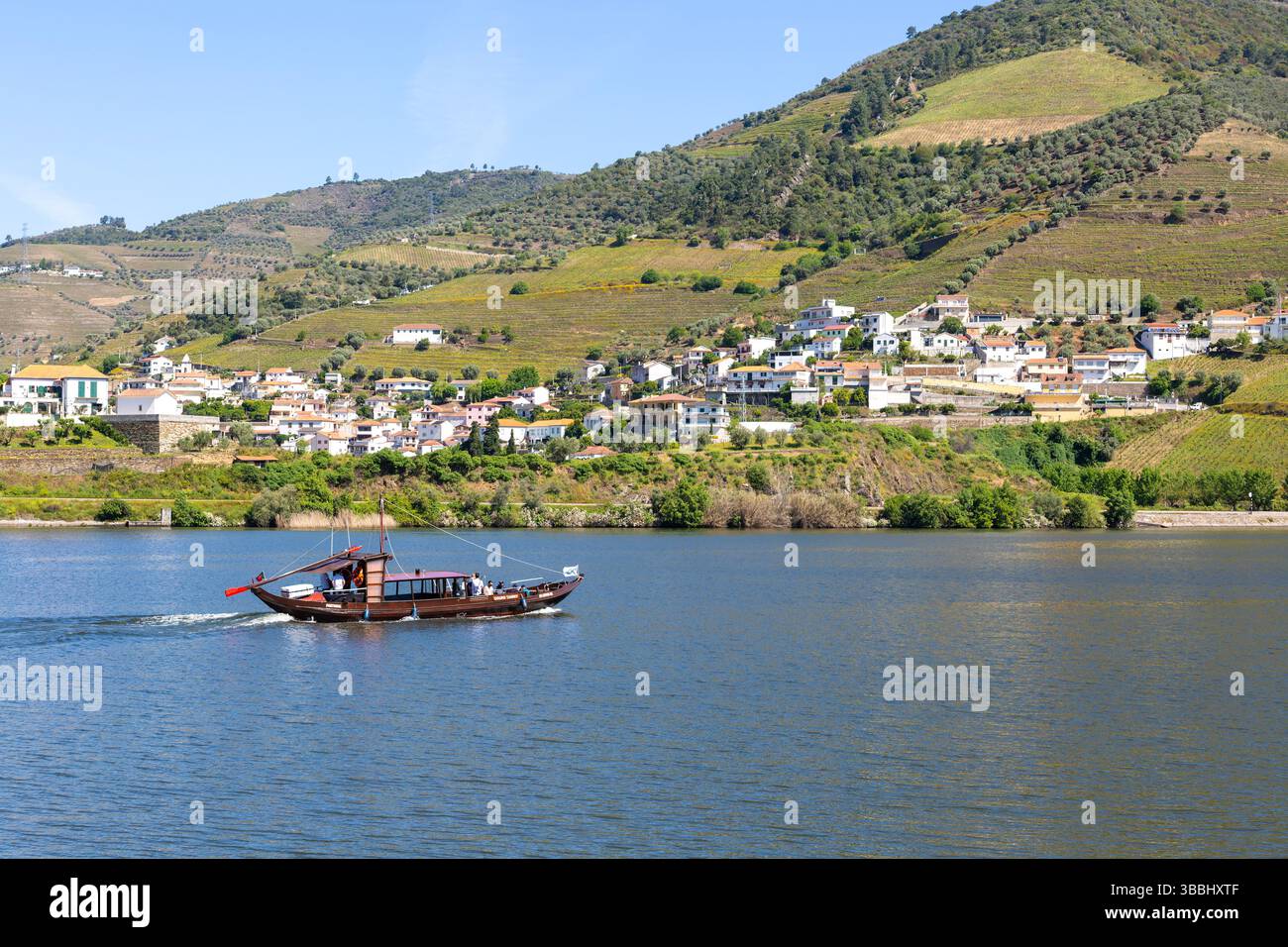 Traditional style Barcos Rabelos boat trip passing Covelinhas, River ...