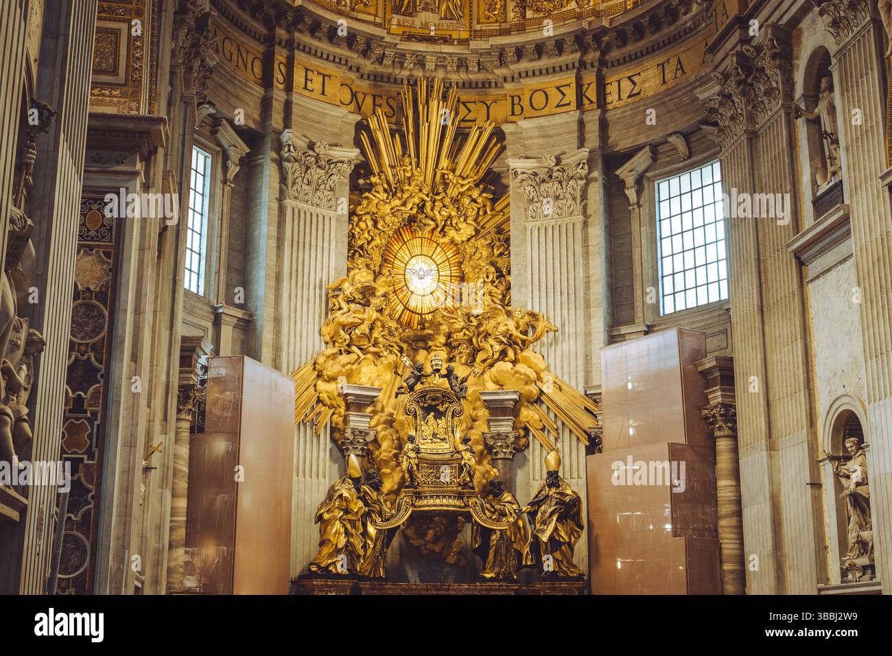 Vatican - March 14th 2025 - Saint Peter’s Basilica Altar Stock Photo ...