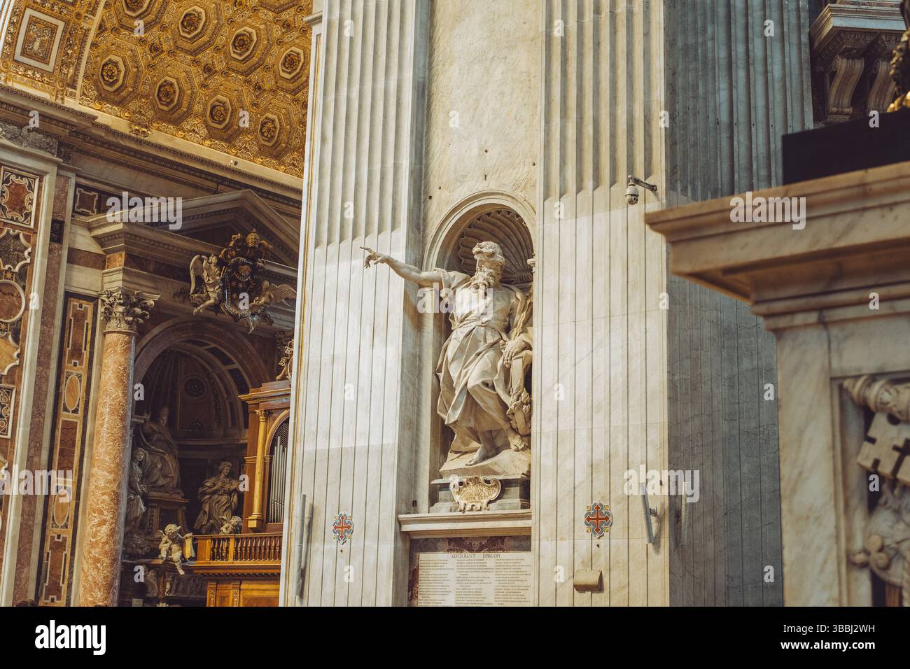 Vatican - March 14th 2025 - Saint Peter’s Basilica Altar Stock Photo ...
