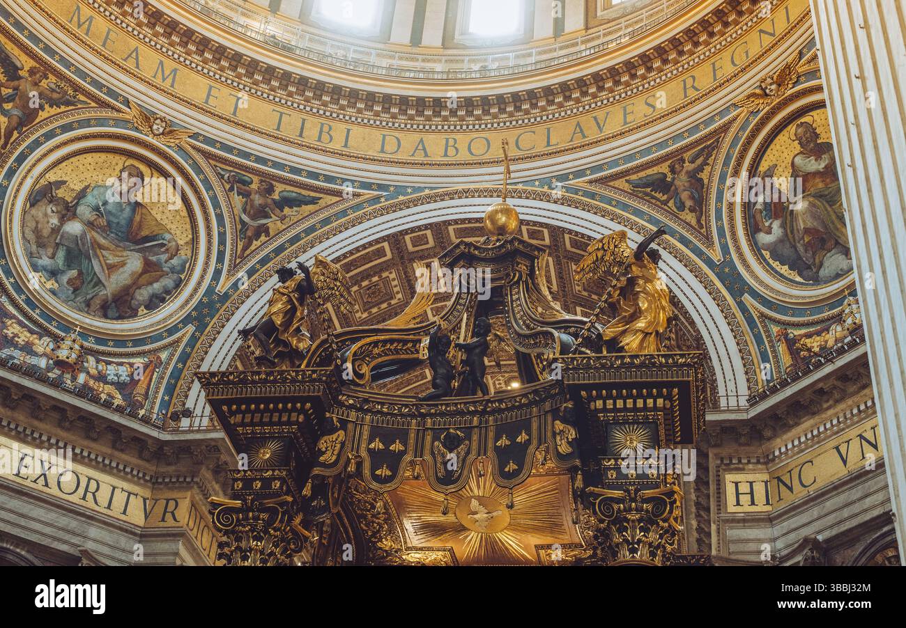 Vatican - March 14th 2025 - Saint Peter’s Basilica Altar Stock Photo ...