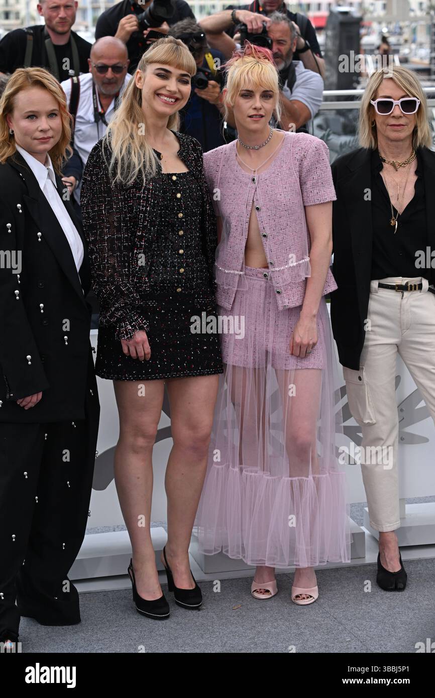 (left to right) Thora Birch, Imogen Poots, Kristen Stewart and Kim ...