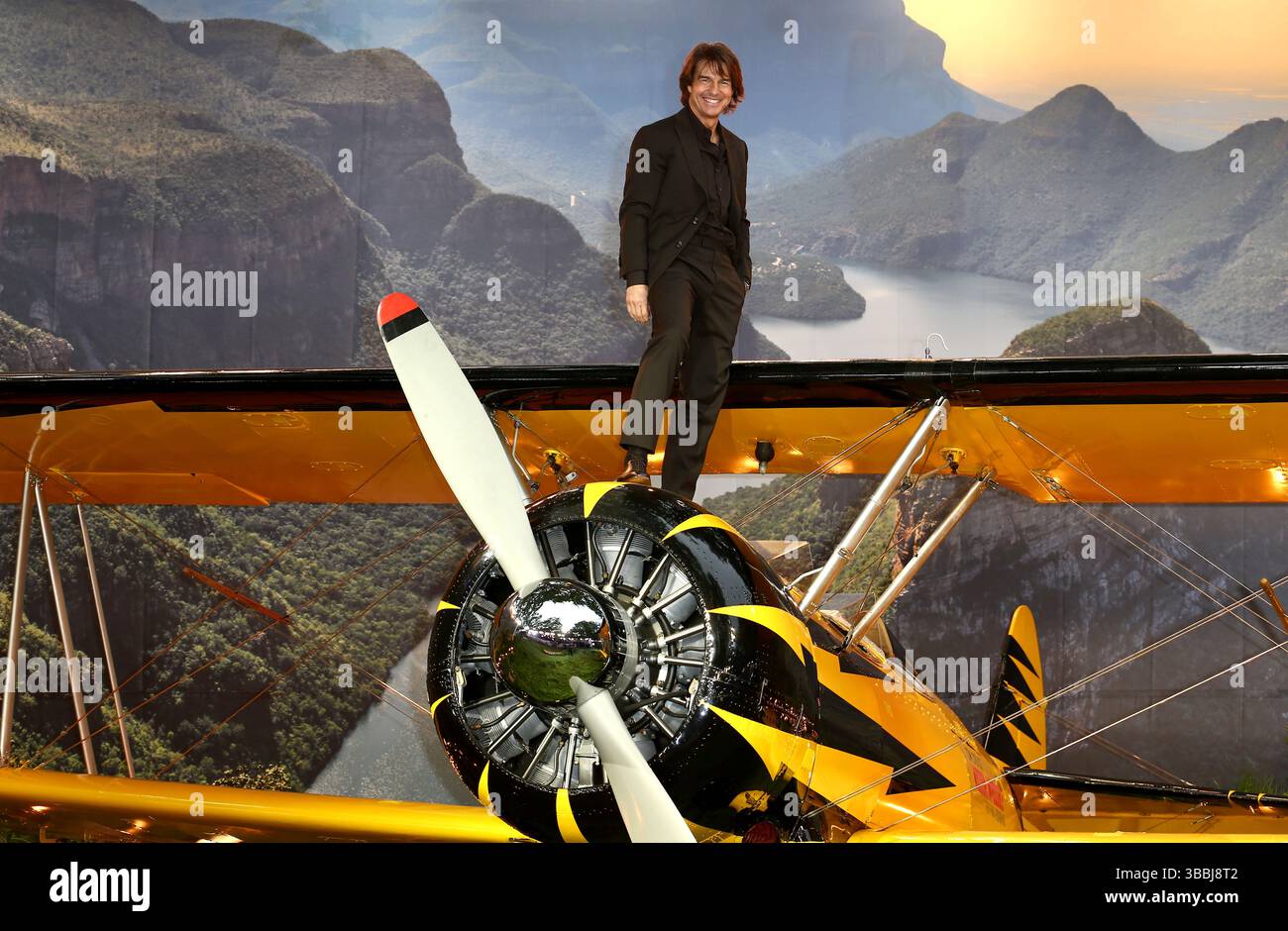 Tom cruise 2025 hi-res stock photography and images - Alamy