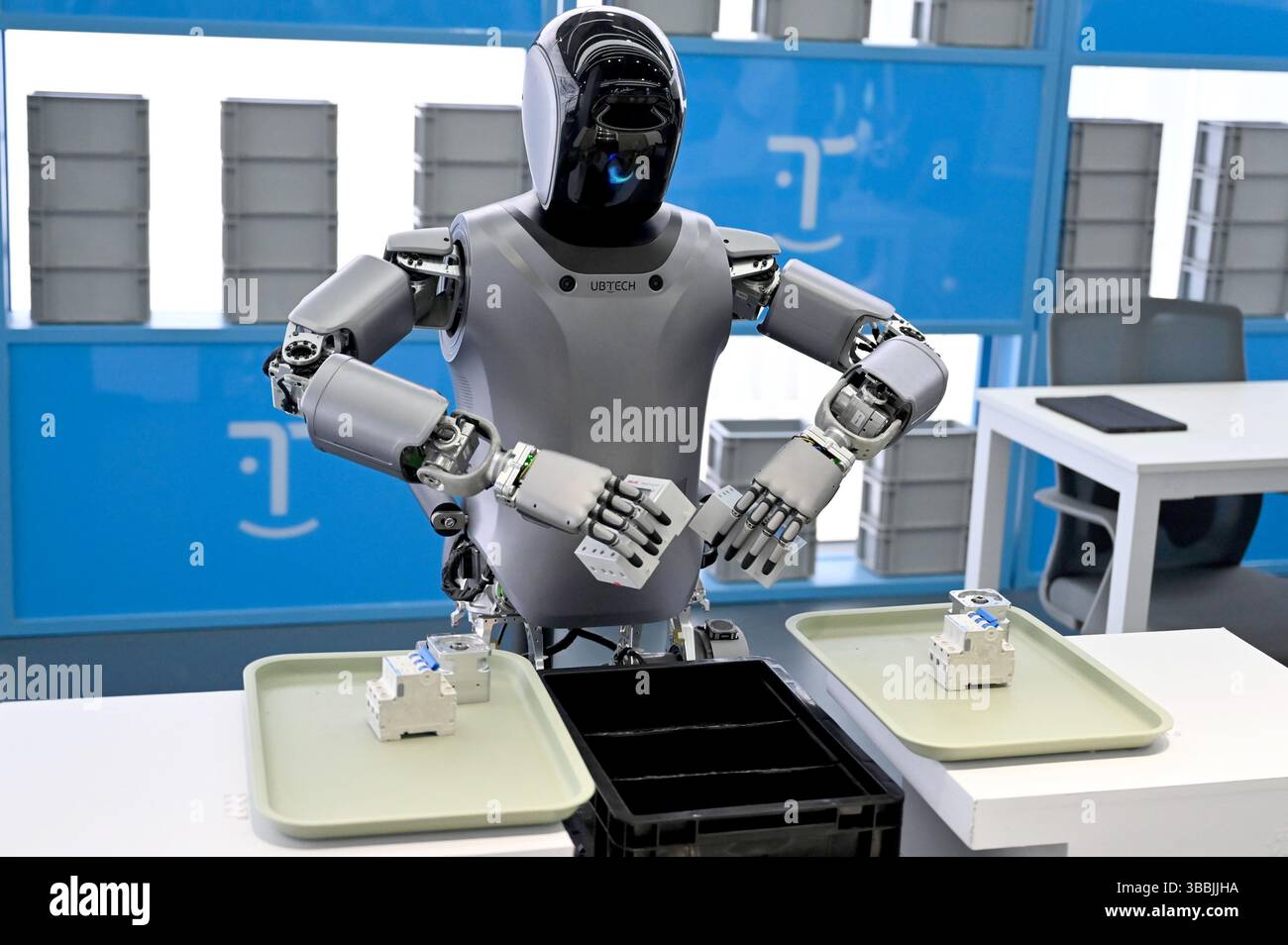 16 May 2025, China, Peking: A humanoid robot of the "Walker" model ...