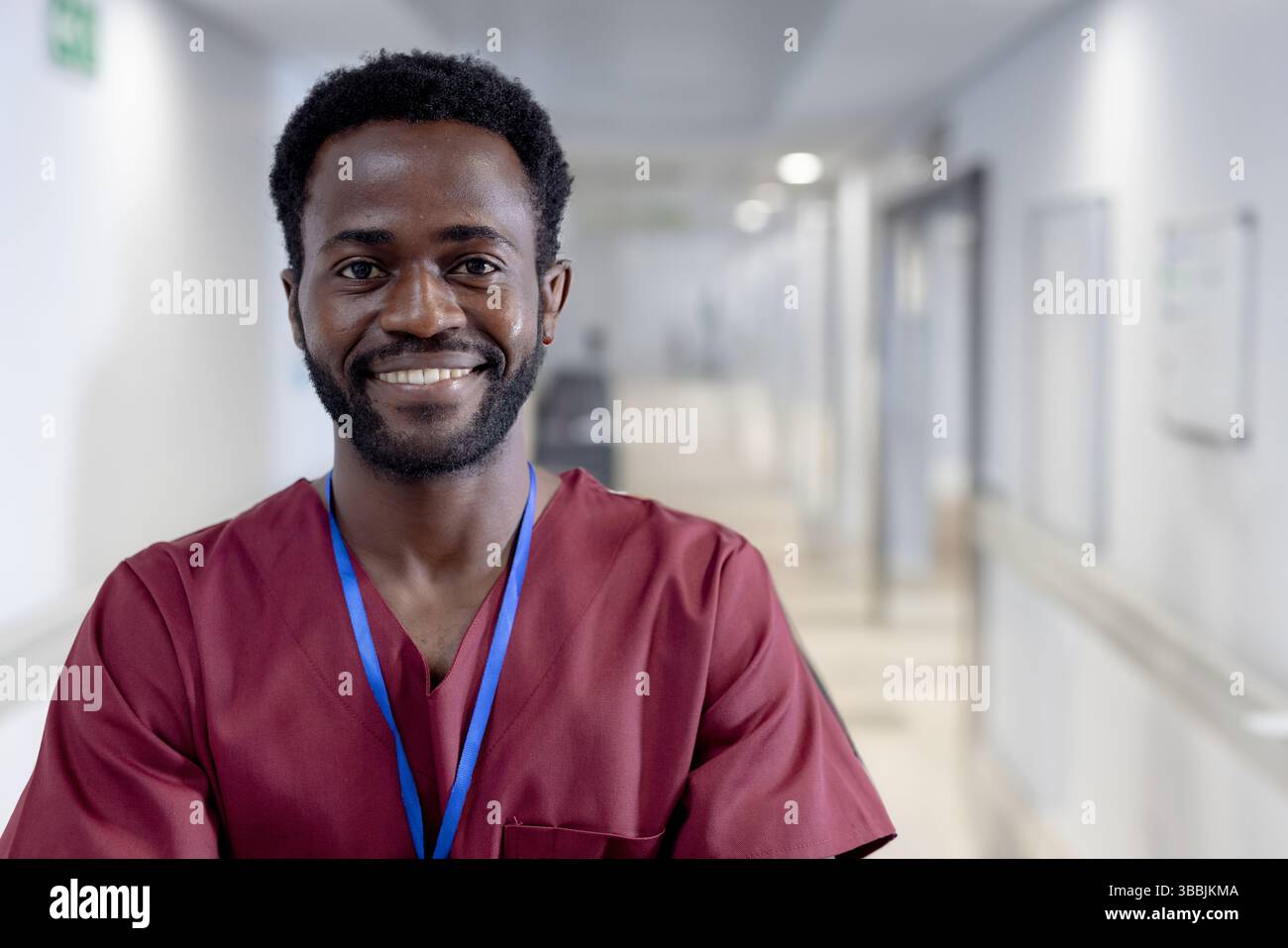 Maroon scrubs hi-res stock photography and images - Alamy