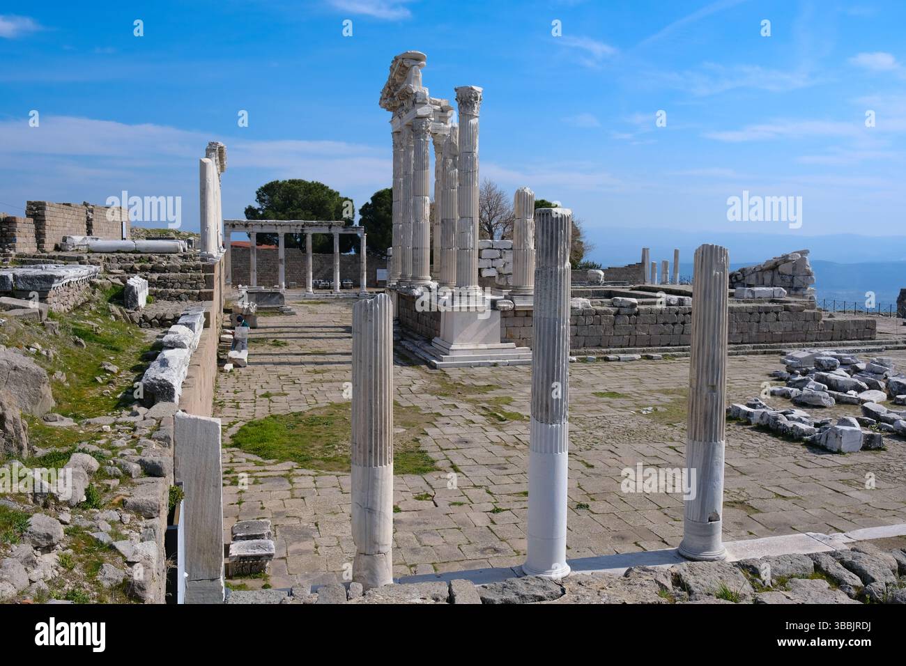 The history of the Pergamon Acropolis, one of the most magnificent ...