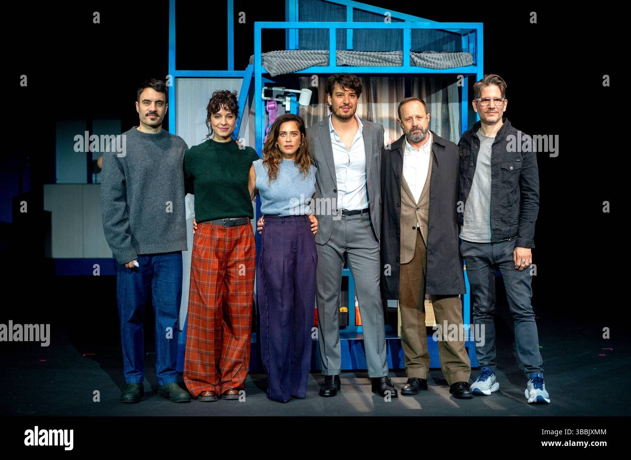 Actresses María León (3I), and Pepa García (2I), actors Alejandro Bruni ...