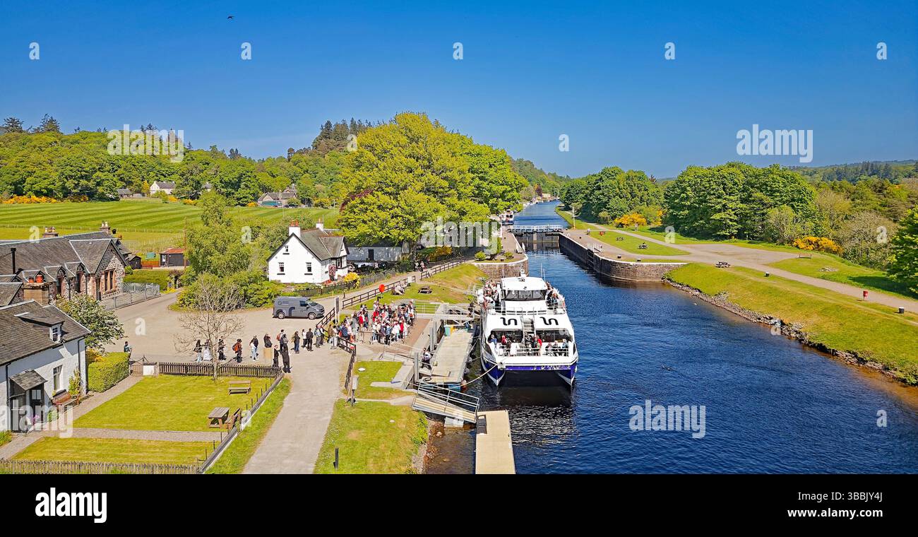 Dochgarroch Caledonian Canal Inverness Scotland Jacobite Cruiser ...