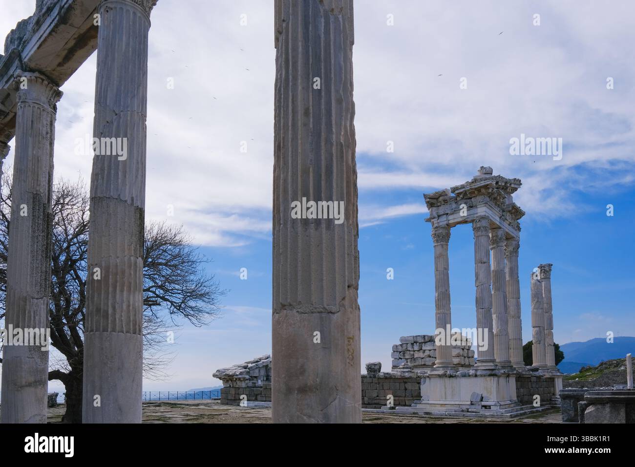 The history of the Pergamon Acropolis, one of the most magnificent ...