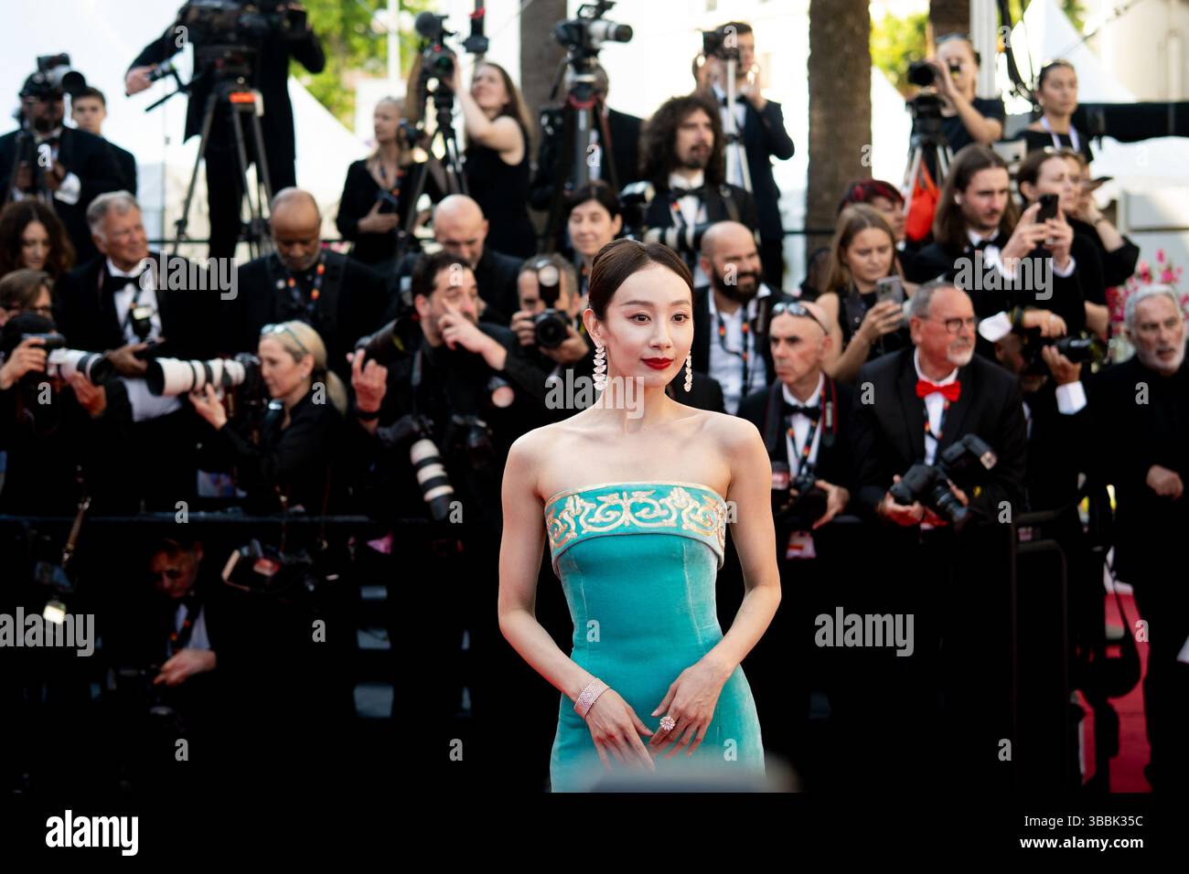 CANNES, FRANCE - MAY 15: (L-R) Solàn Machado-Graner, Jonathan Turnbull ...