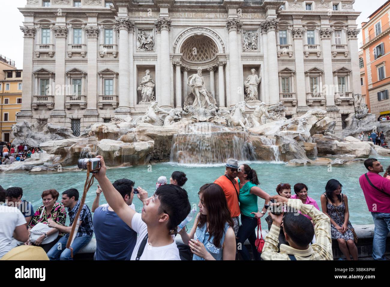 crowd of tourists beside the Trevi fountain, Rome, Italy Stock Photo ...