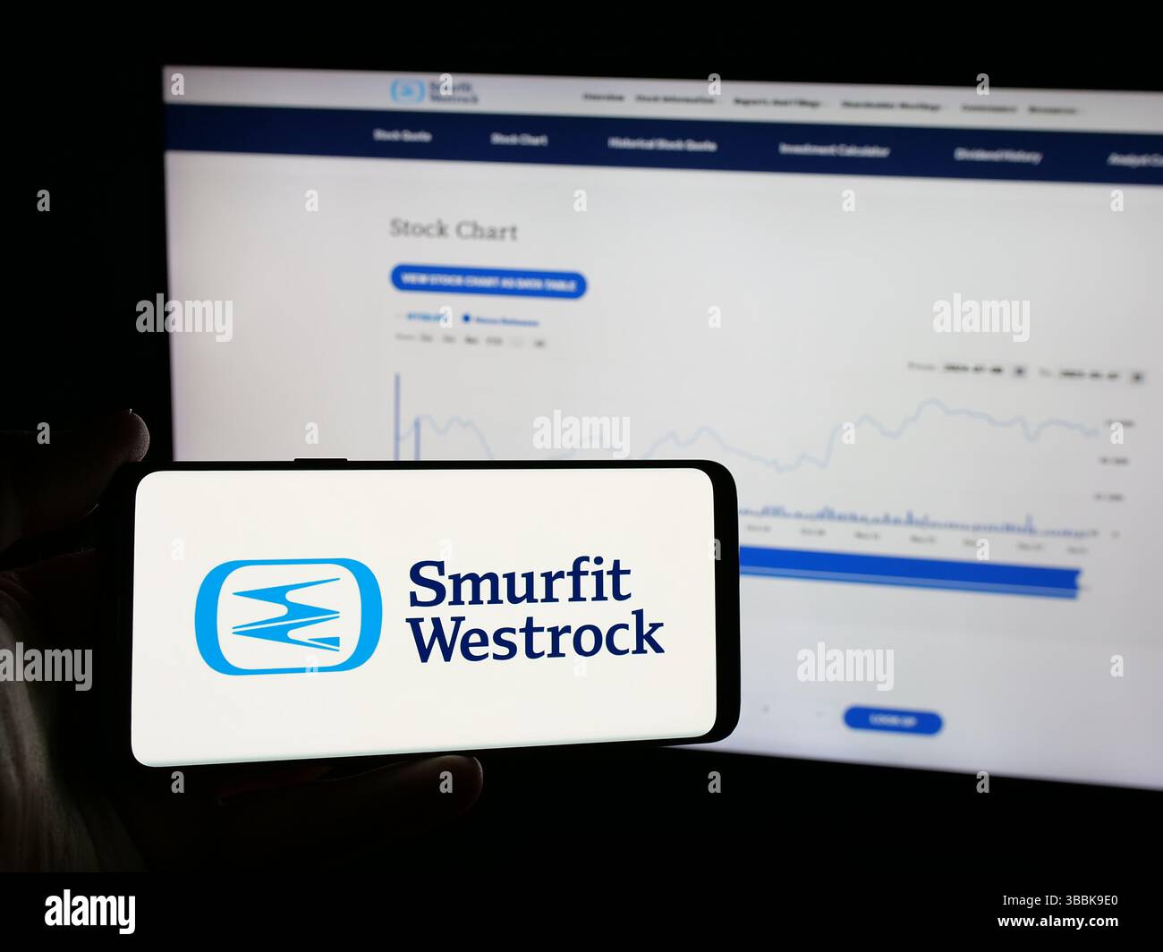 Smurfit westrock logo hi-res stock photography and images - Alamy