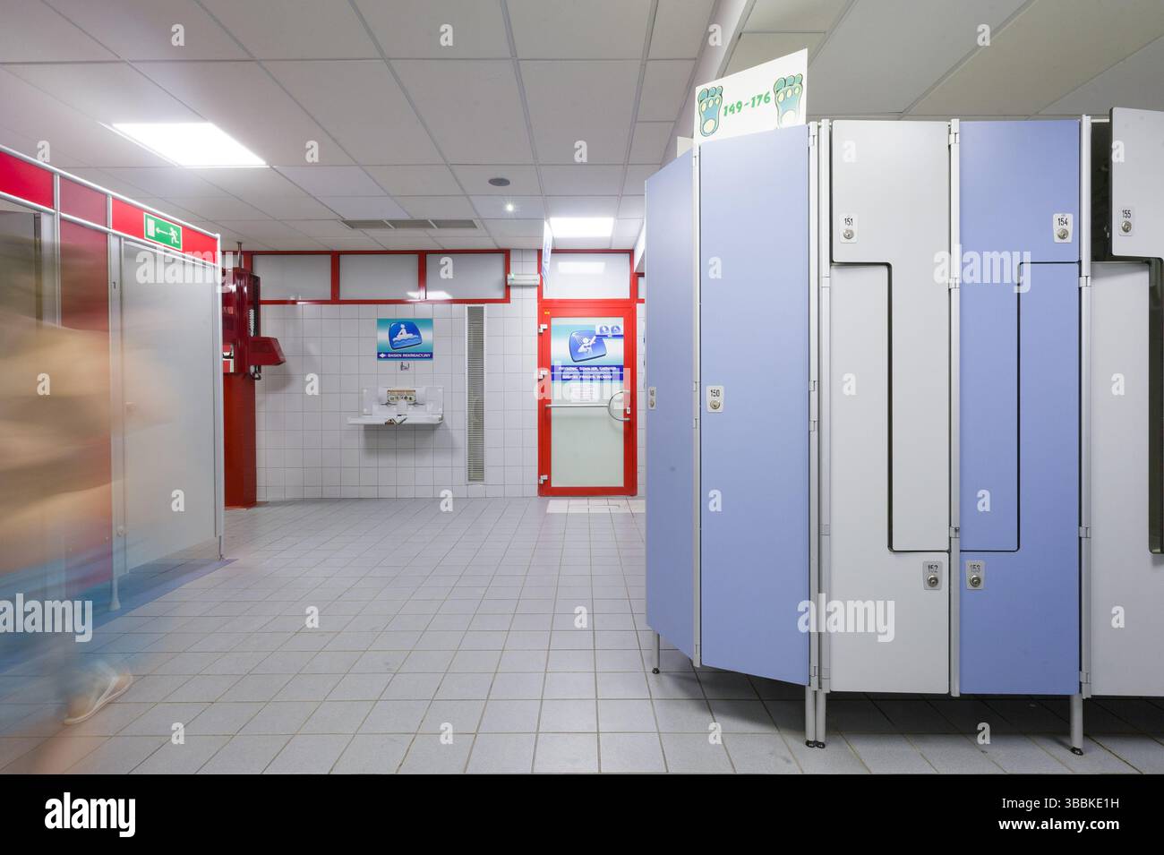 Interior locker changing room hi-res stock photography and images - Alamy