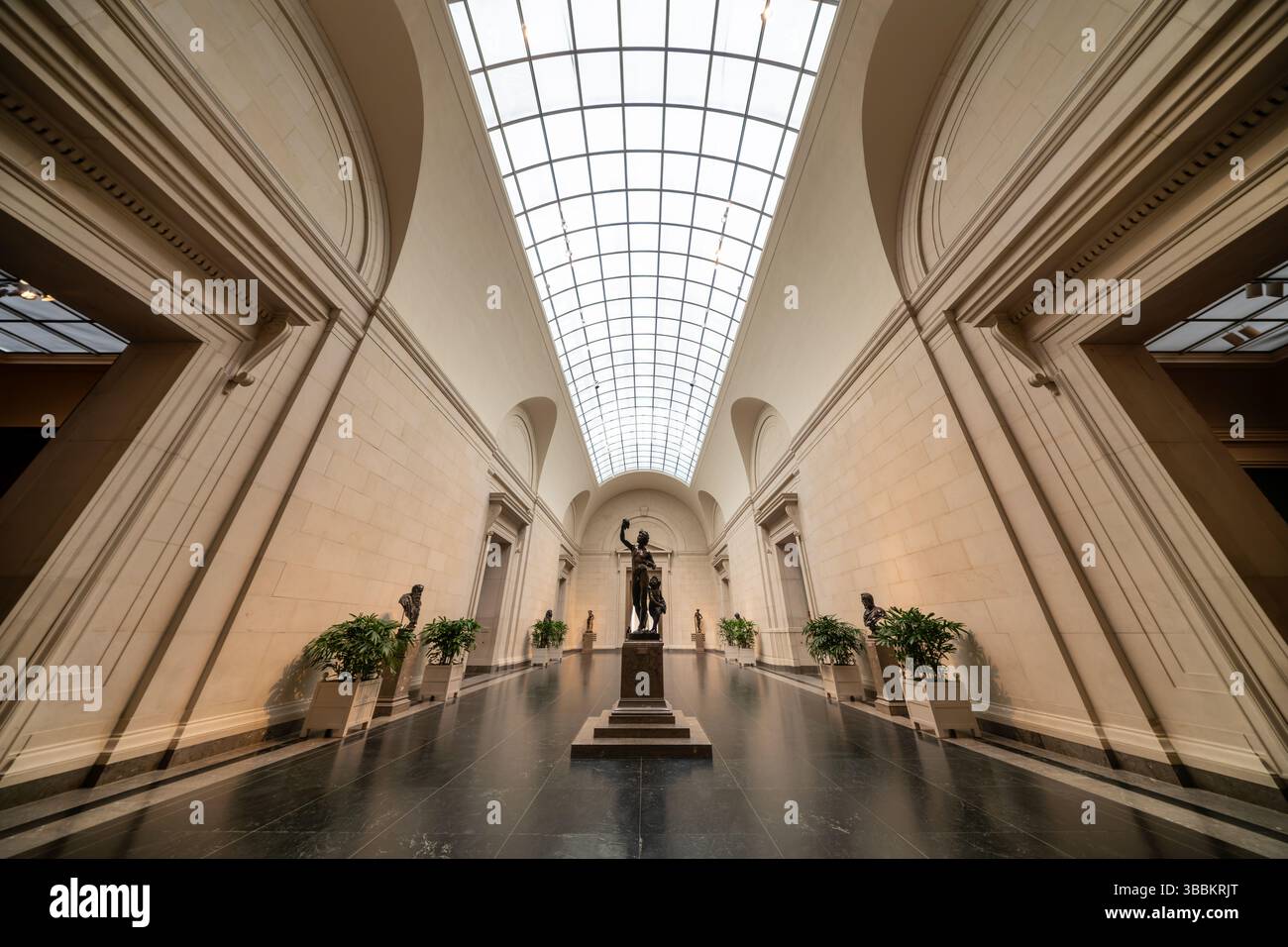 National gallery of art circulation spaces hi-res stock photography and ...