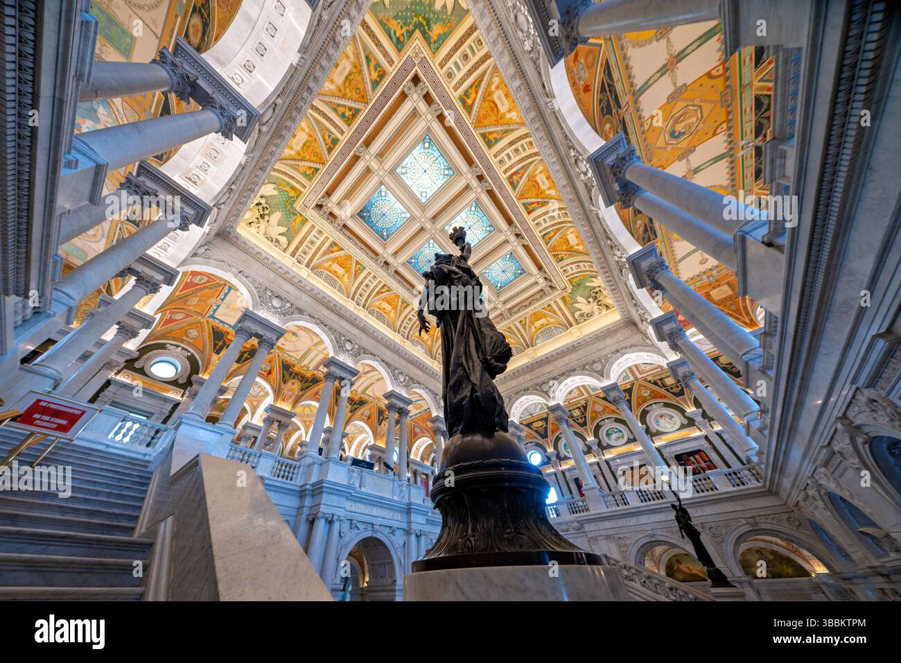 WASHINGTON DC, United States — The Great Hall of the Thomas Jefferson ...