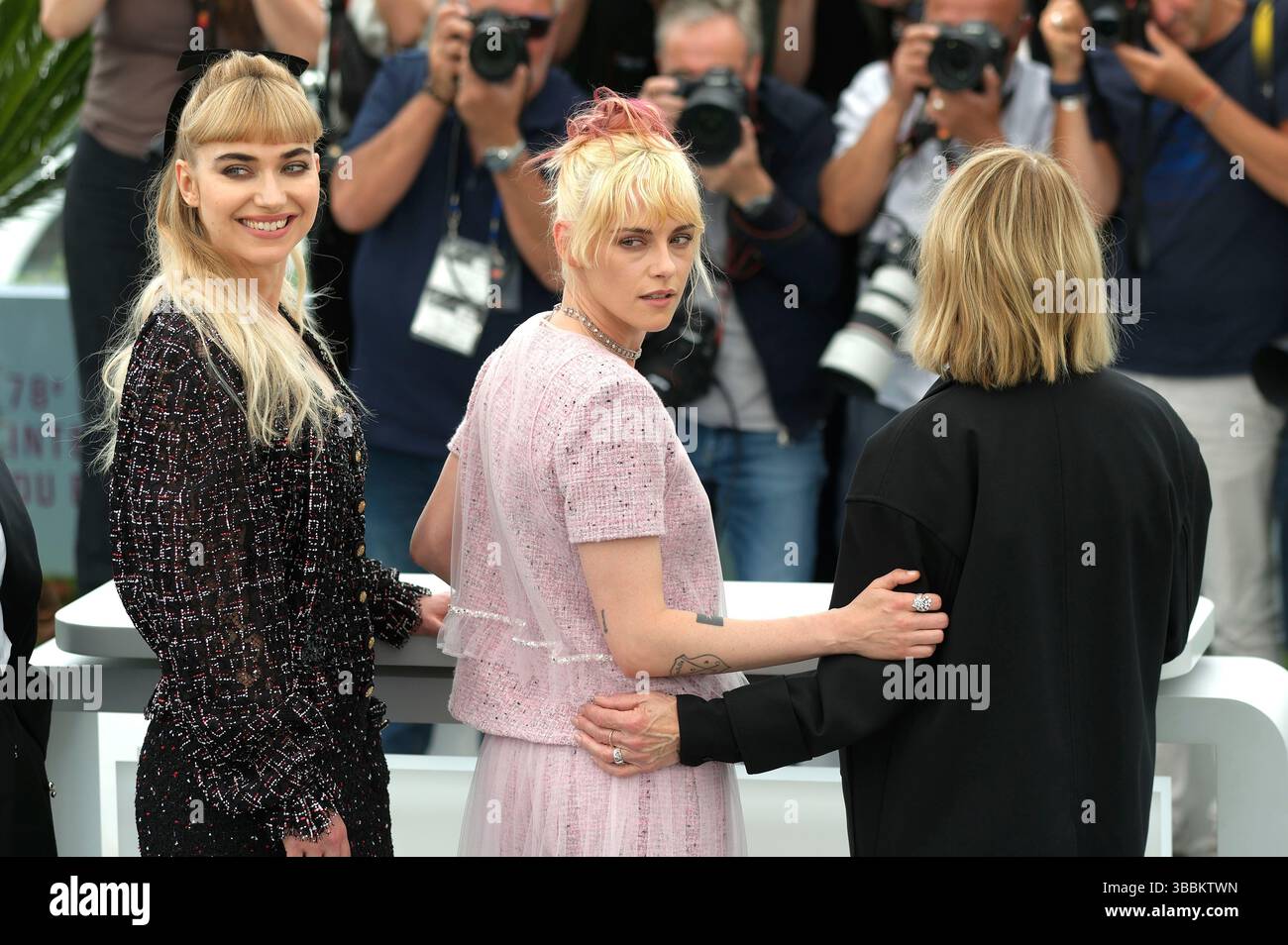 Imogen Poots, Kristen Stewart und Kim Gordon beim Photocall zum ...
