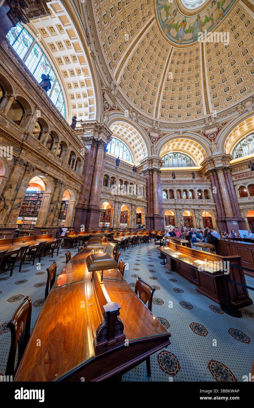 WASHINGTON DC, United States — The Main Reading Room of the Thomas ...