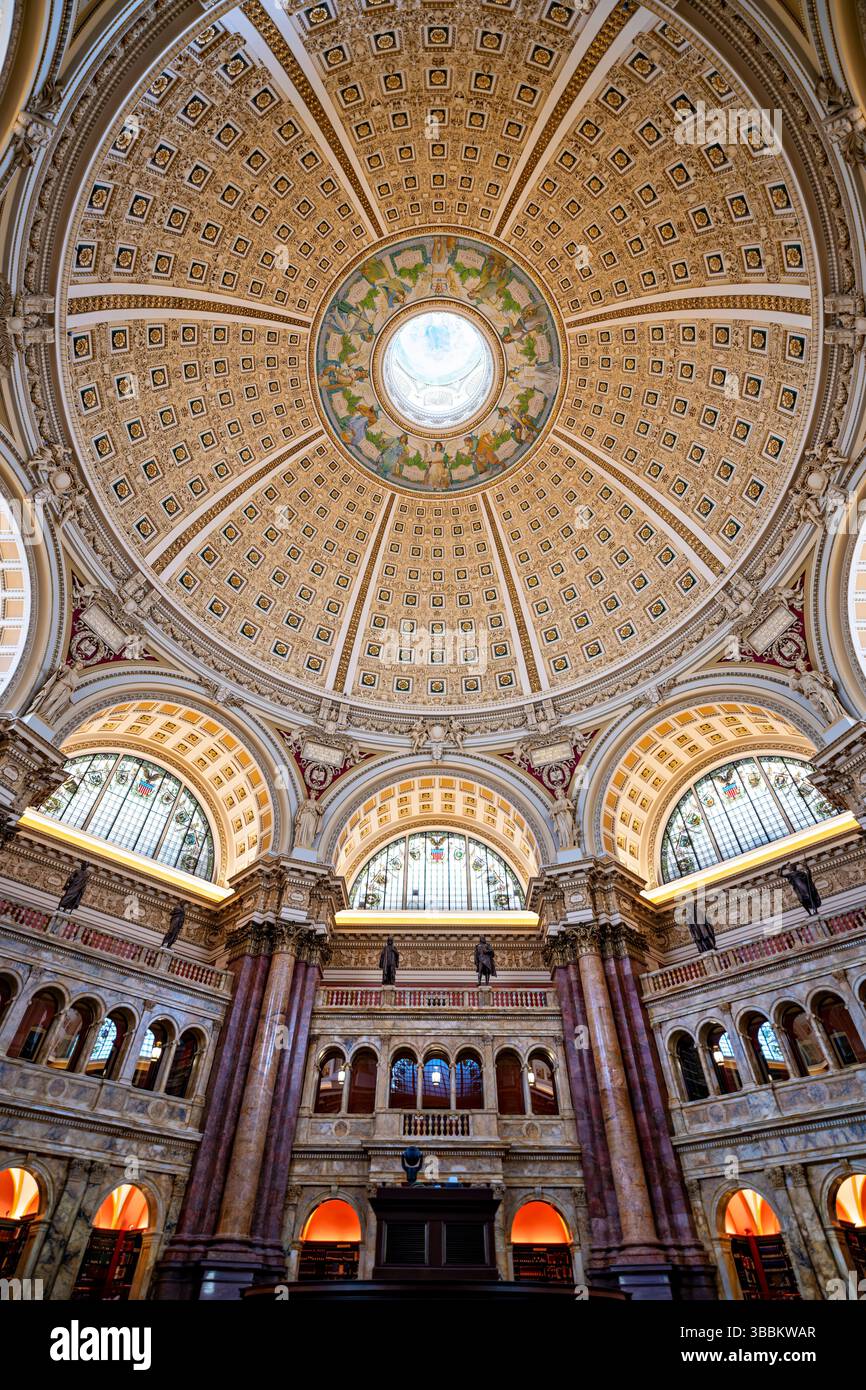 Main reading room ceiling murals hi-res stock photography and images ...