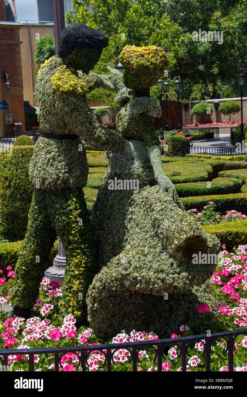 The Cinderella and Prince Charming dancing topiary at the French ...