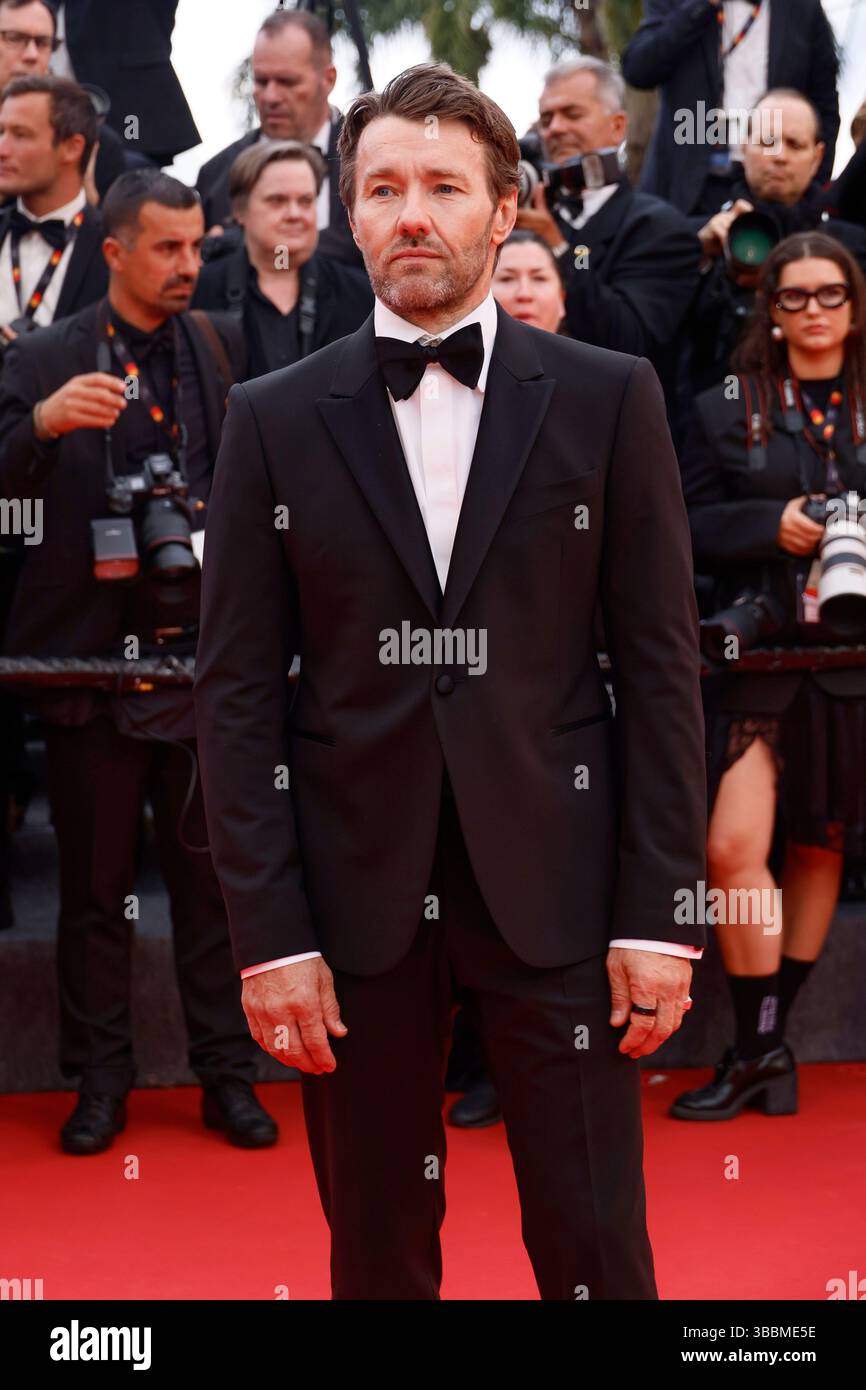 Joel Edgerton poses for photographers upon arrival at the premiere of ...