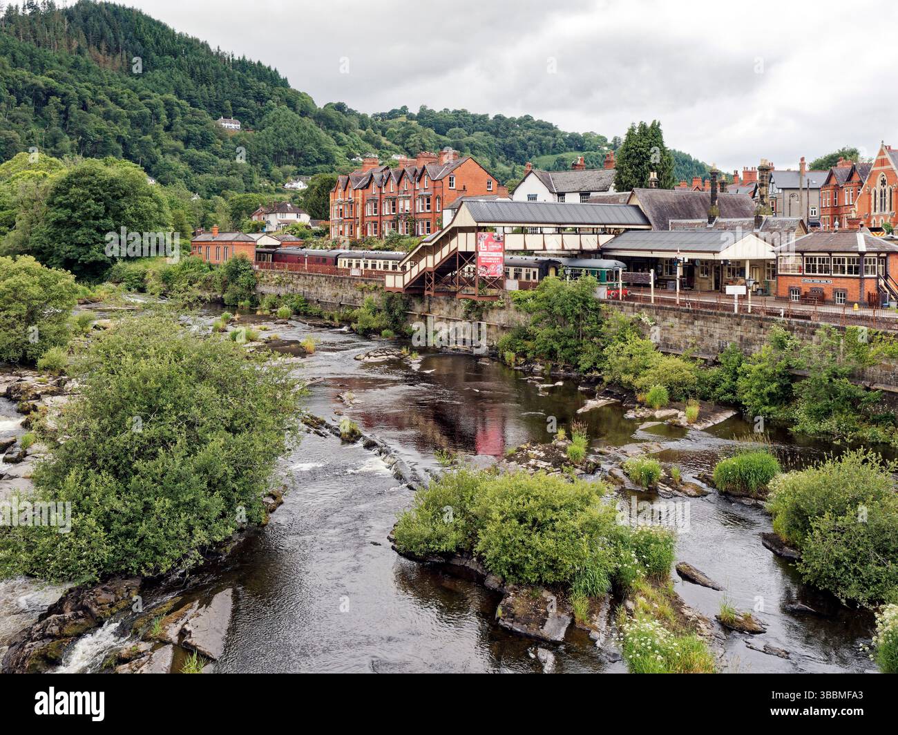 Llangollen railway station, main station of the Llangollen Railway ...