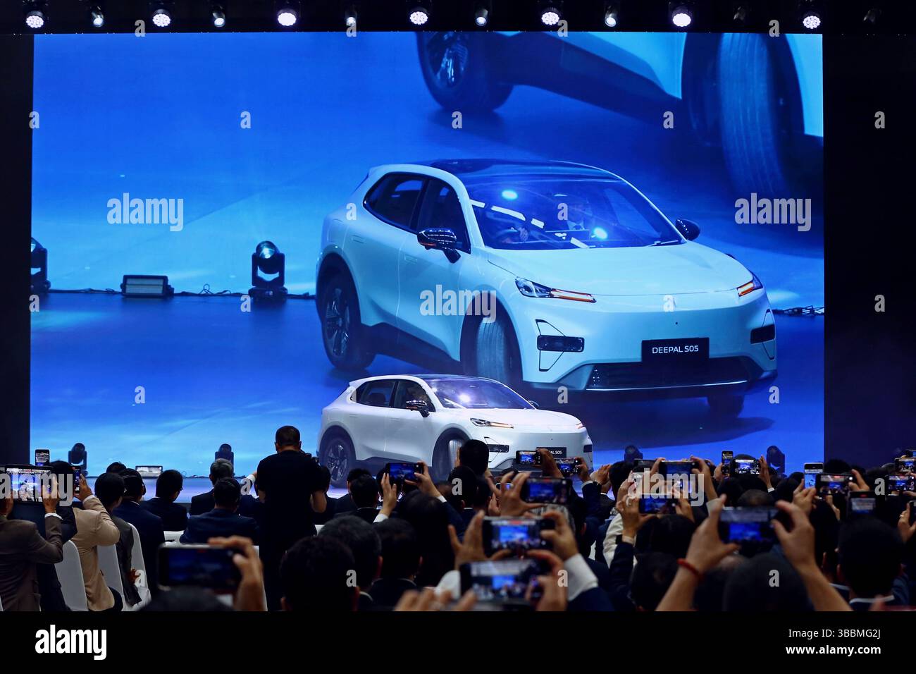 (250516) -- RAYONG, May 16, 2025 (Xinhua) -- This photo taken on May 16 ...