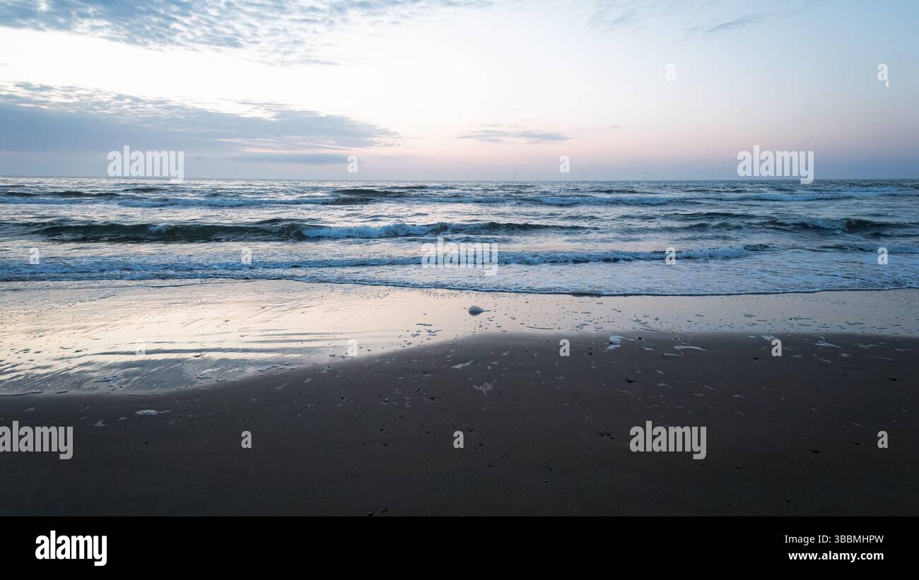Cambois Beach Northumberland, Blue Hour into sunrise, with beach ...