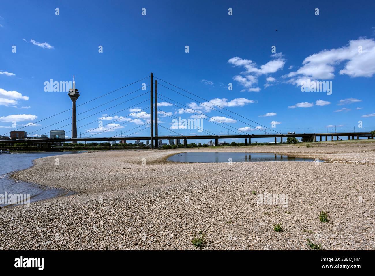 Rhine has low water, large areas of the river are dry, view of the ...