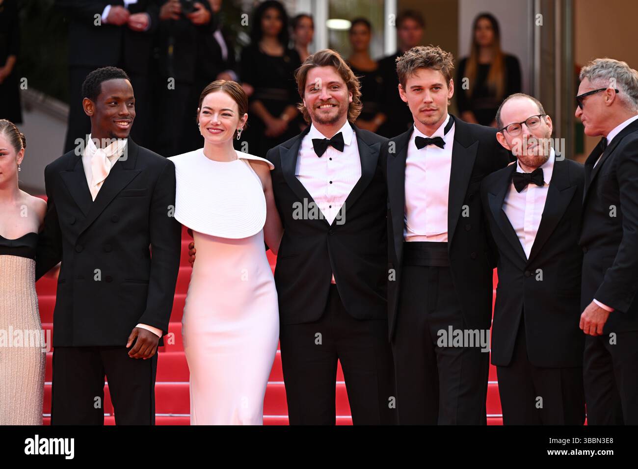 (left to right) Micheal Ward, Emma Stone, Luke Grimes, Austin Butler ...