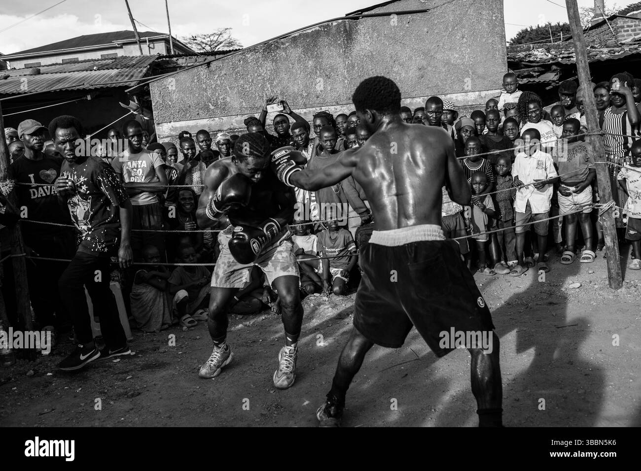 Boxing in Katanga area, Kampala, Uganda, Africa Stock Photo - Alamy
