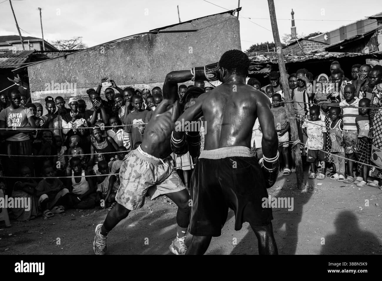 Boxing in Katanga area, Kampala, Uganda, Africa Stock Photo - Alamy