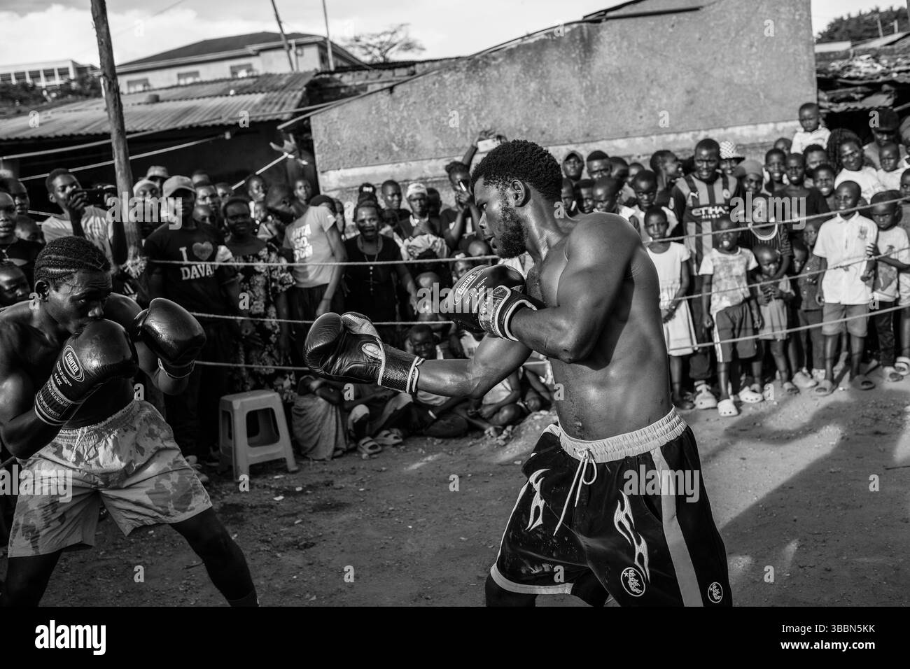 Boxing in Katanga area, Kampala, Uganda, Africa Stock Photo - Alamy