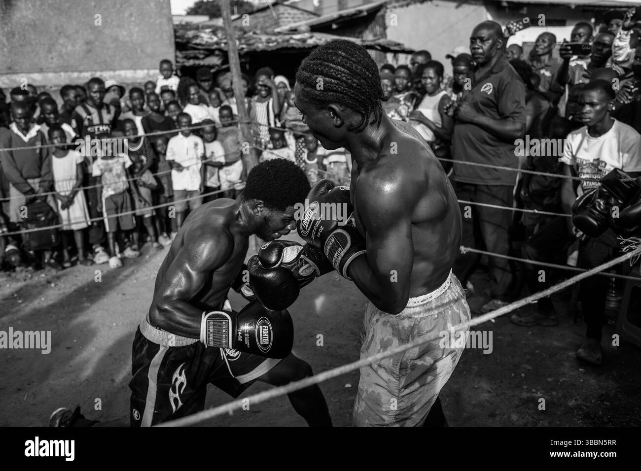 Boxing in Katanga area, Kampala, Uganda, Africa Stock Photo - Alamy