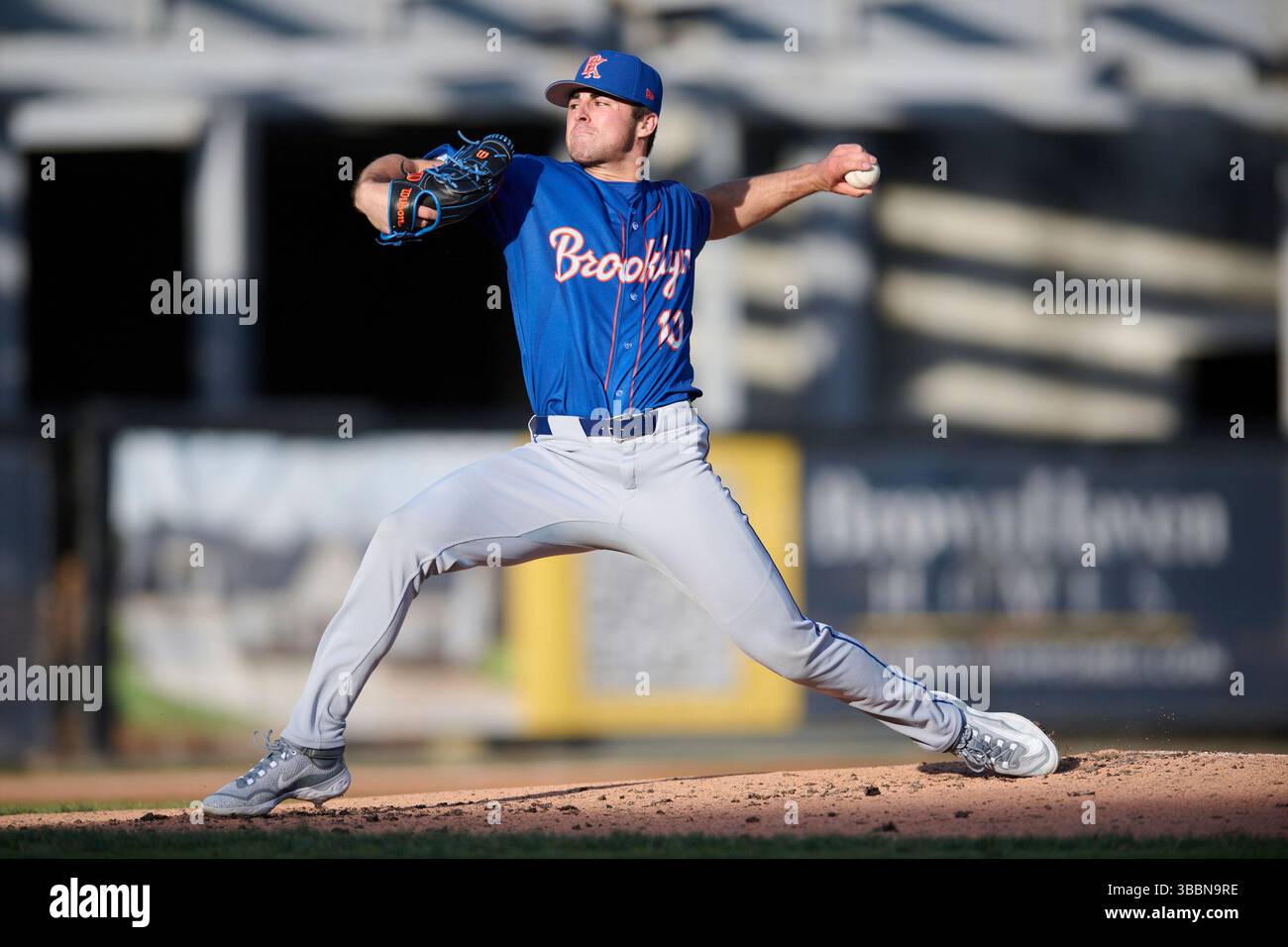 Brooklyn Cyclones starting pitcher Jonathan Santucci (10) delivers a ...