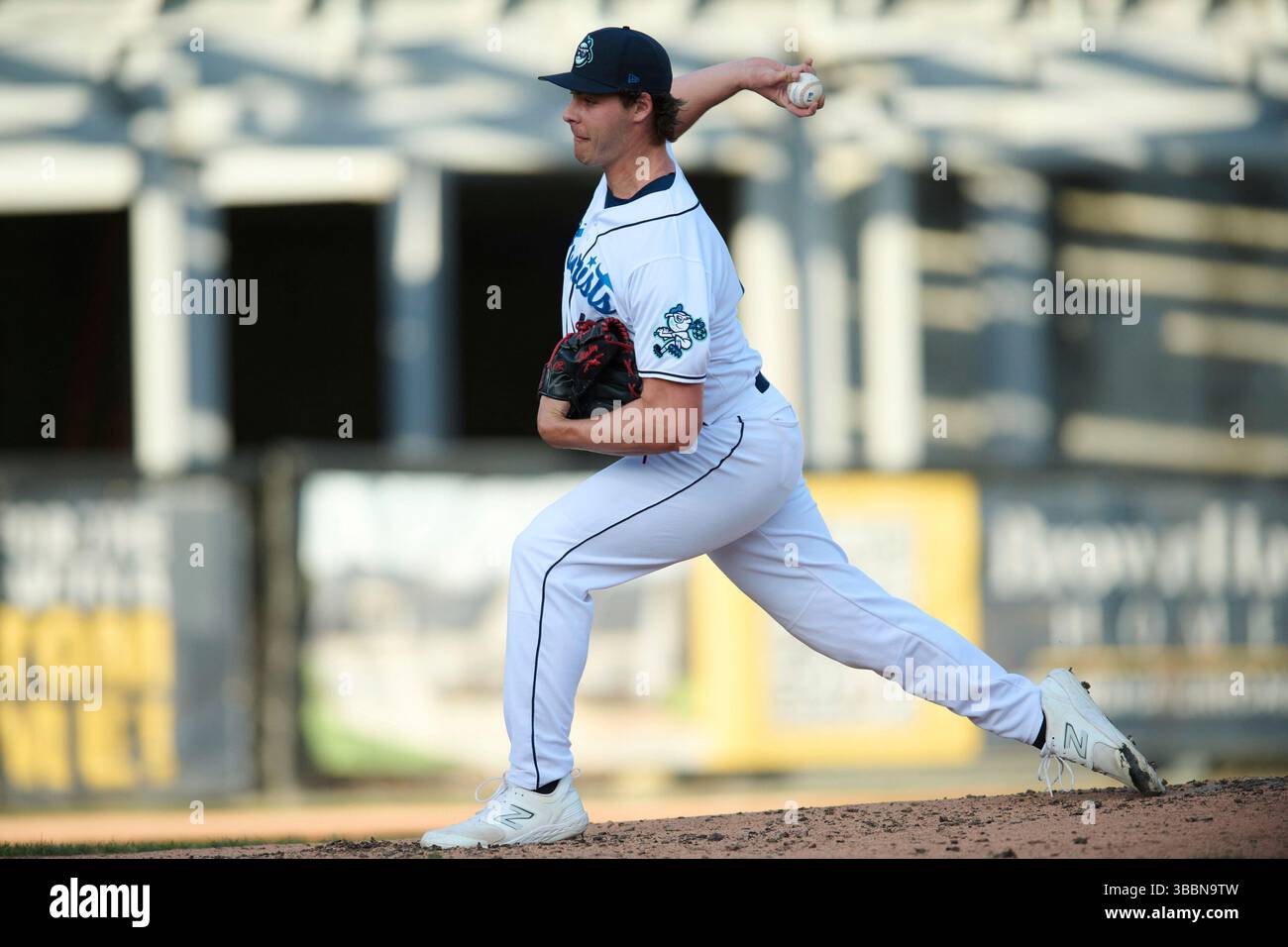 Asheville Tourists pitcher Matthew Linskey (40) delivers a pitch during a game against the ...