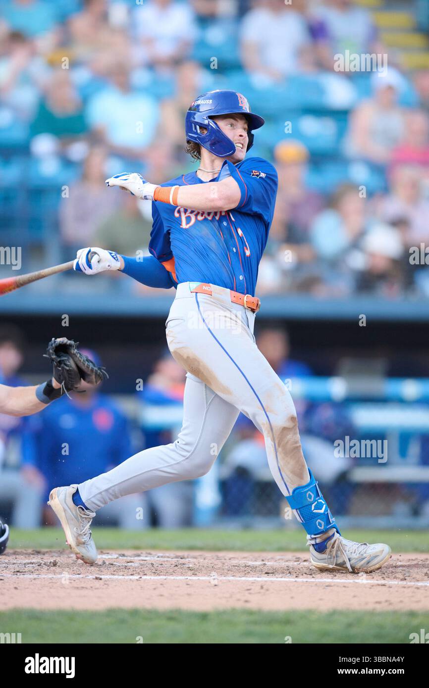 Brooklyn Cyclones Carson Benge (3) swings at a pitch during a game ...