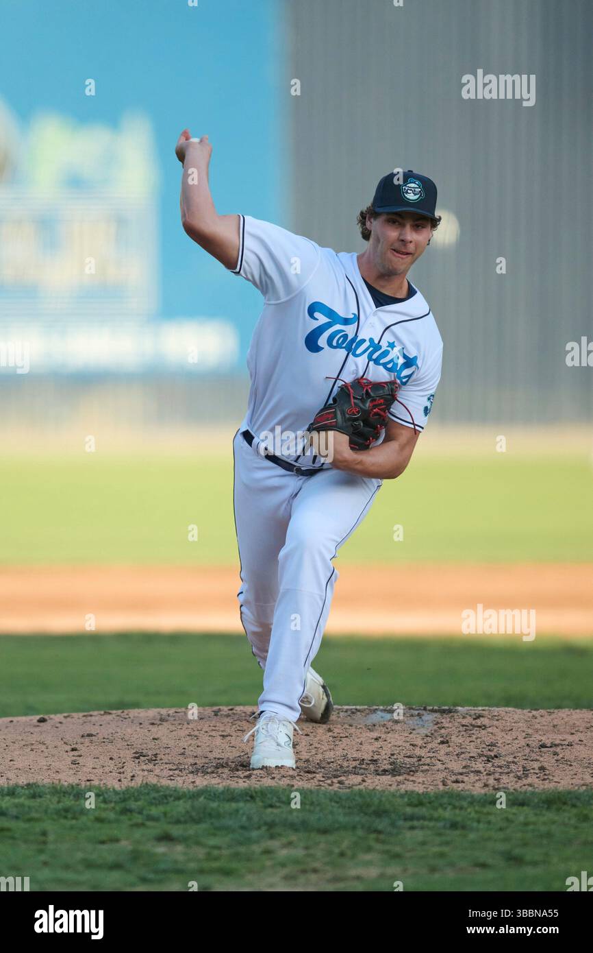 Asheville Tourists pitcher Matthew Linskey (40) delivers a pitch during ...