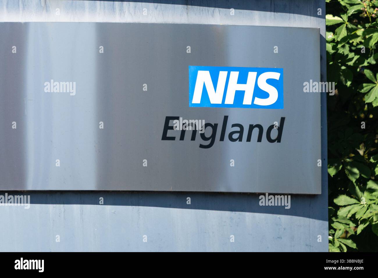 NHS England sign, Leeds Stock Photo - Alamy
