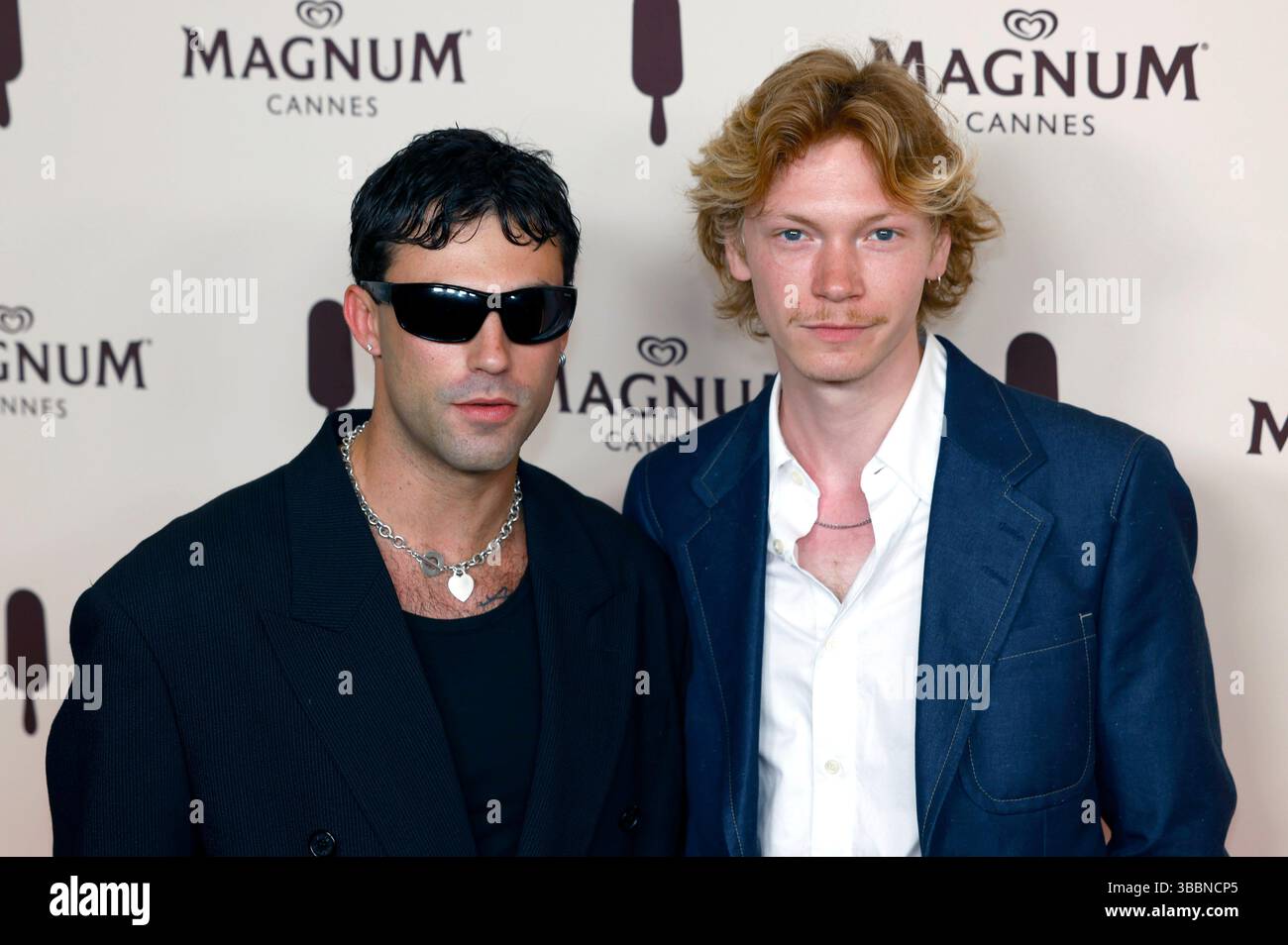 Aaron Altaras und Filip Schnack bei der Magnum Cannes Beach Party im ...