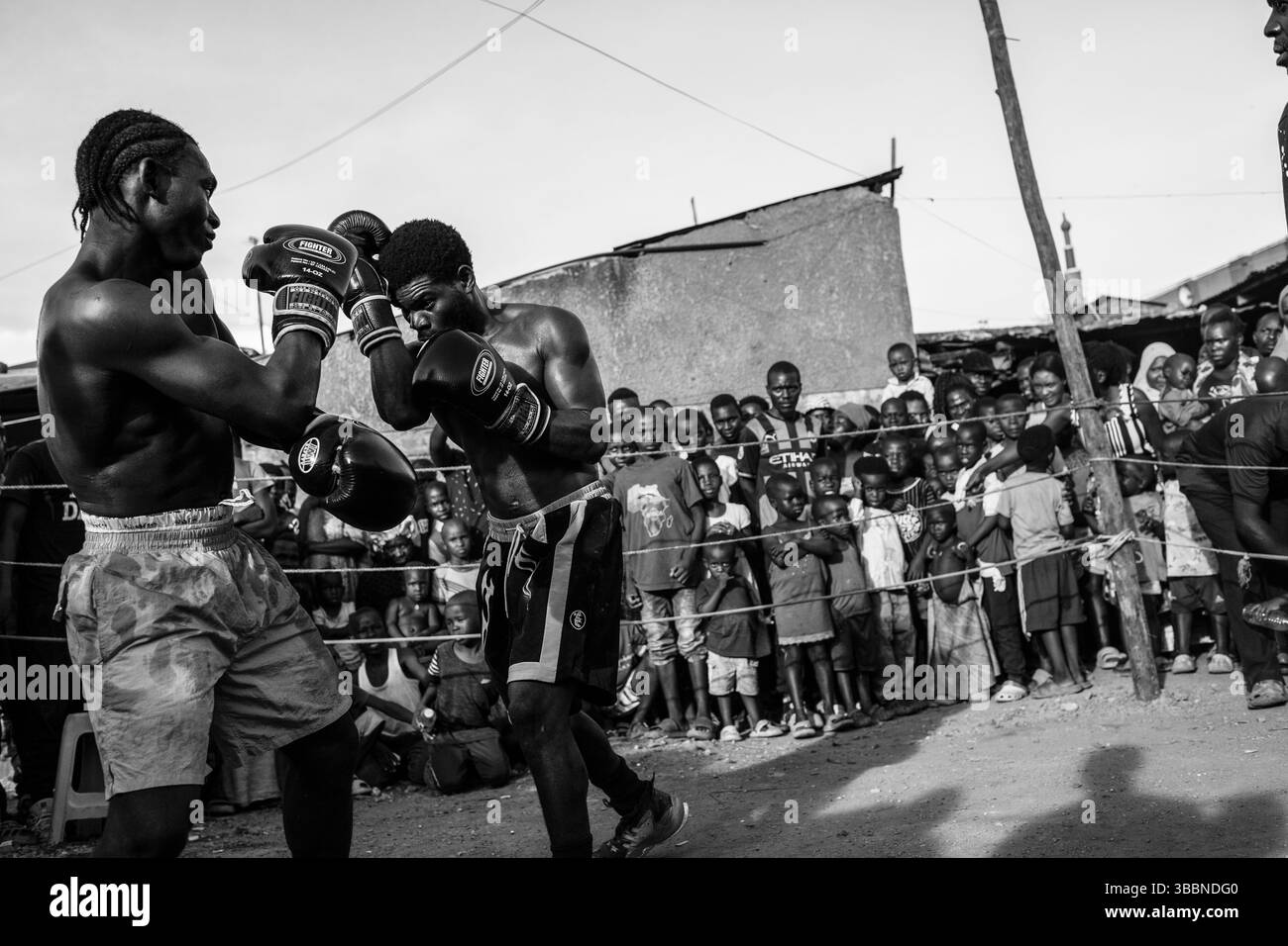 Boxing in Katanga area, Kampala, Uganda, Africa Stock Photo - Alamy