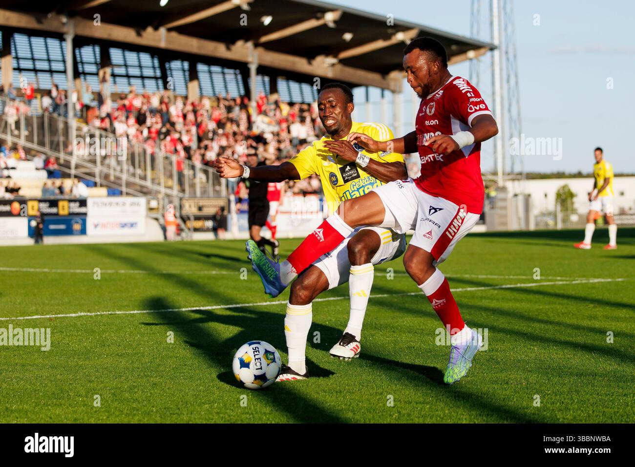 Falkenberg, Sverige. 16th May, 2025. 250516 Falkenbergs Wanbe Godwin ...