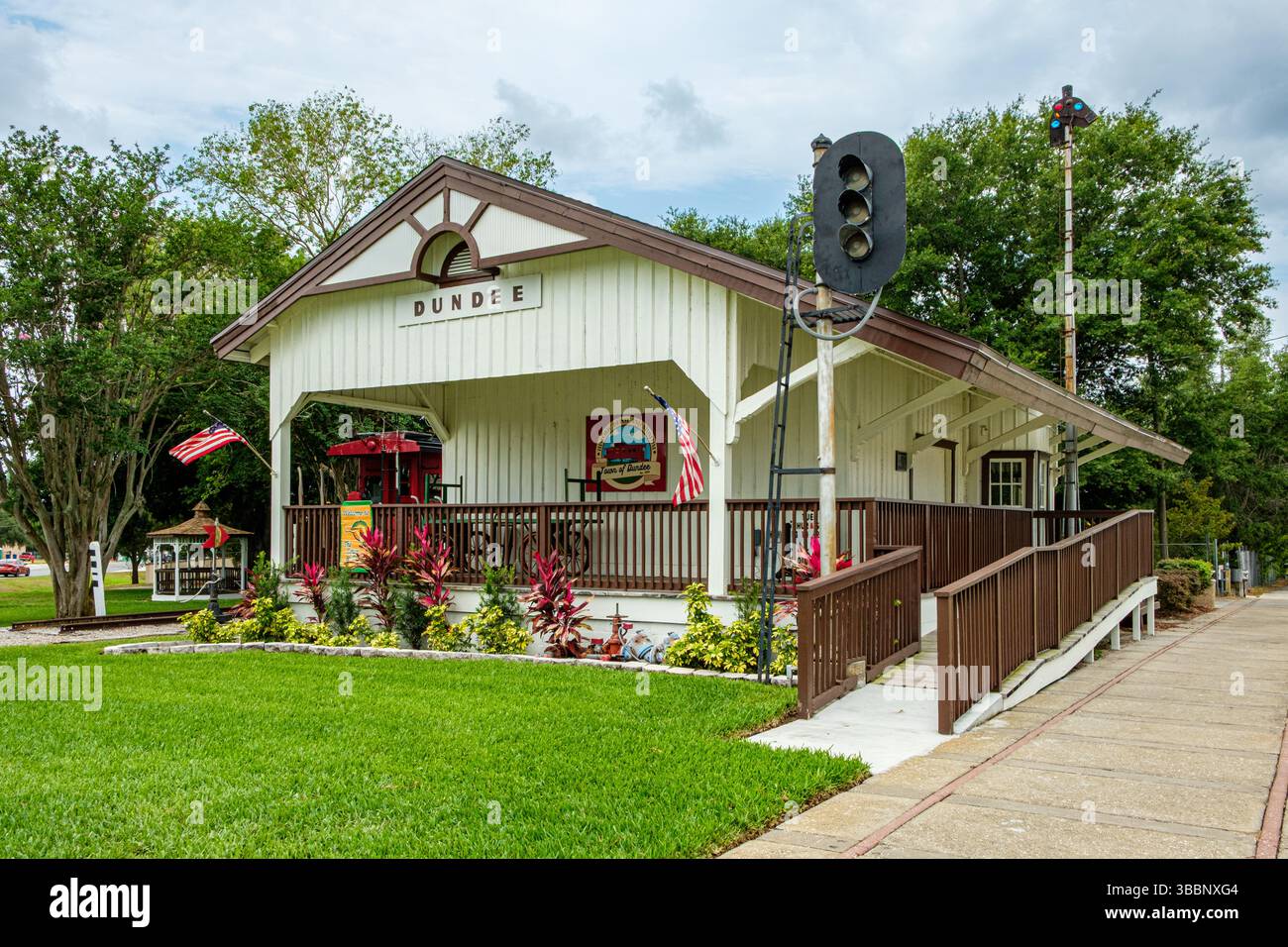Old dundee acl railroad depot hi-res stock photography and images - Alamy