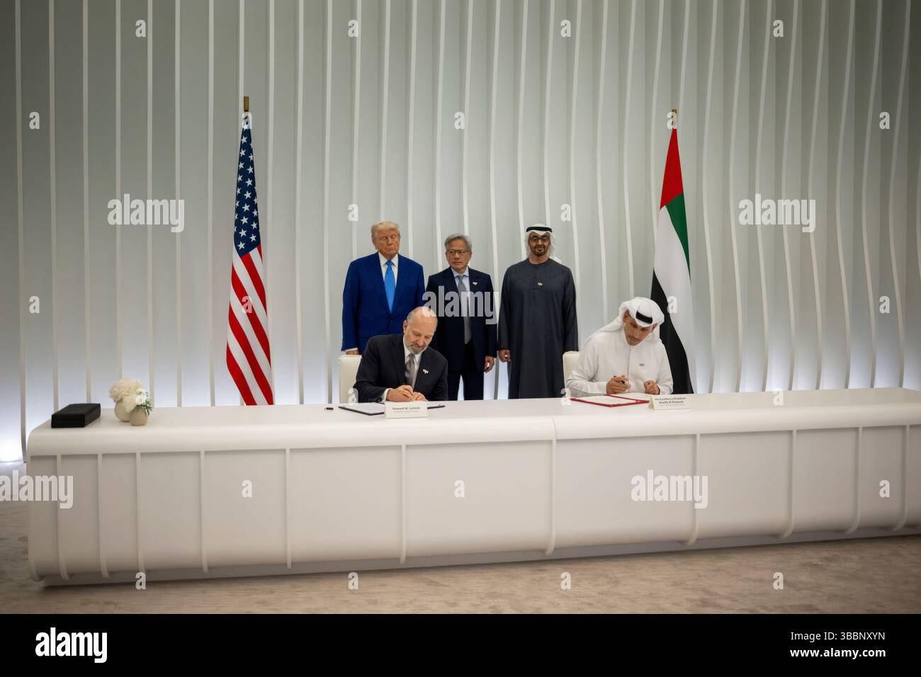 President Donald Trump and UAE President Sheikh Mohamed Bin Zayed Al ...