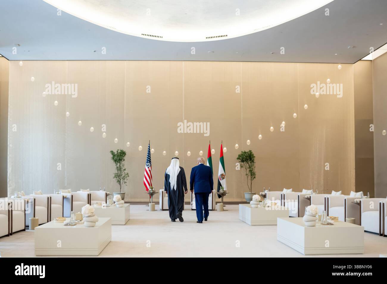President Donald Trump meets with UAE President Sheikh Mohamed bin ...
