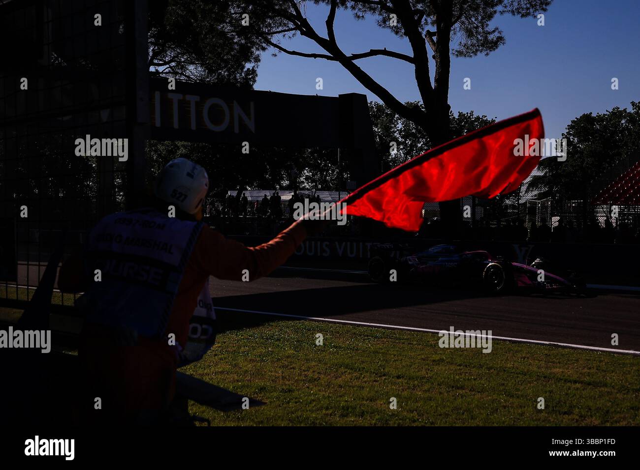 Imola, Italie. 16th May, 2025. Red flag, drapeau during the Formula 1 ...