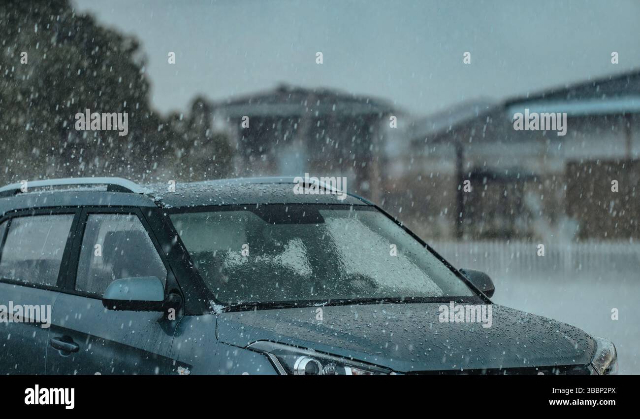 Car parking on roof house hi-res stock photography and images - Alamy