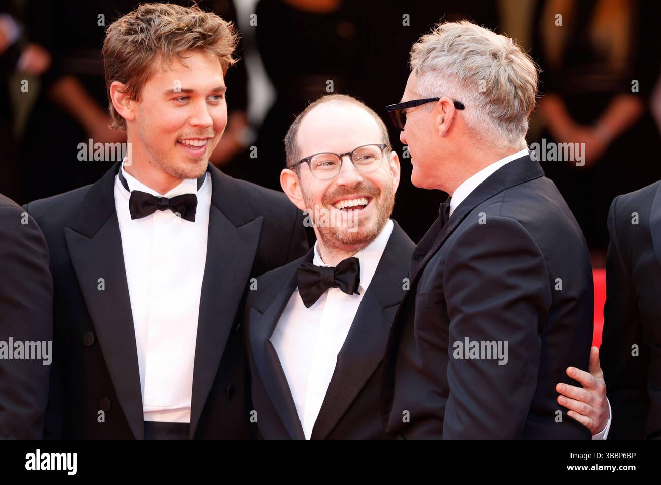 Austin Butler, Ari Aster und Joaquin Phoenix bei der Premiere des ...