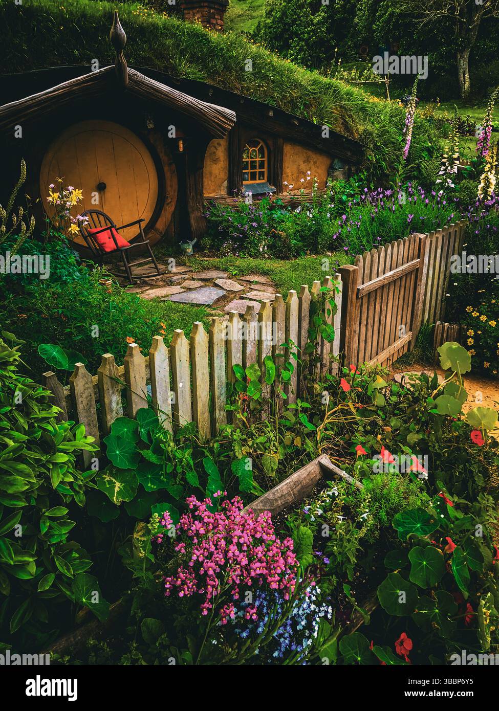 Inspirational planting and garden designs around the Hobbiton film set ...